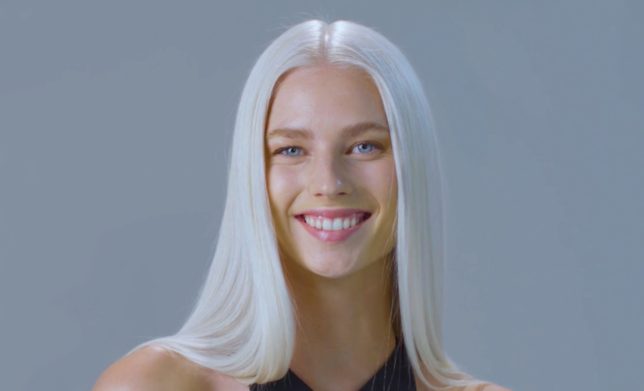 Lighten blonde hair with Magnet - Revlon Professional